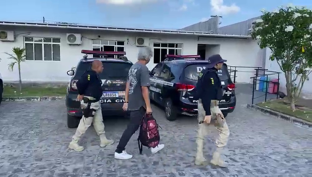Professor é Detido Suspeito De Importunação Sexual Contra Jovem Em